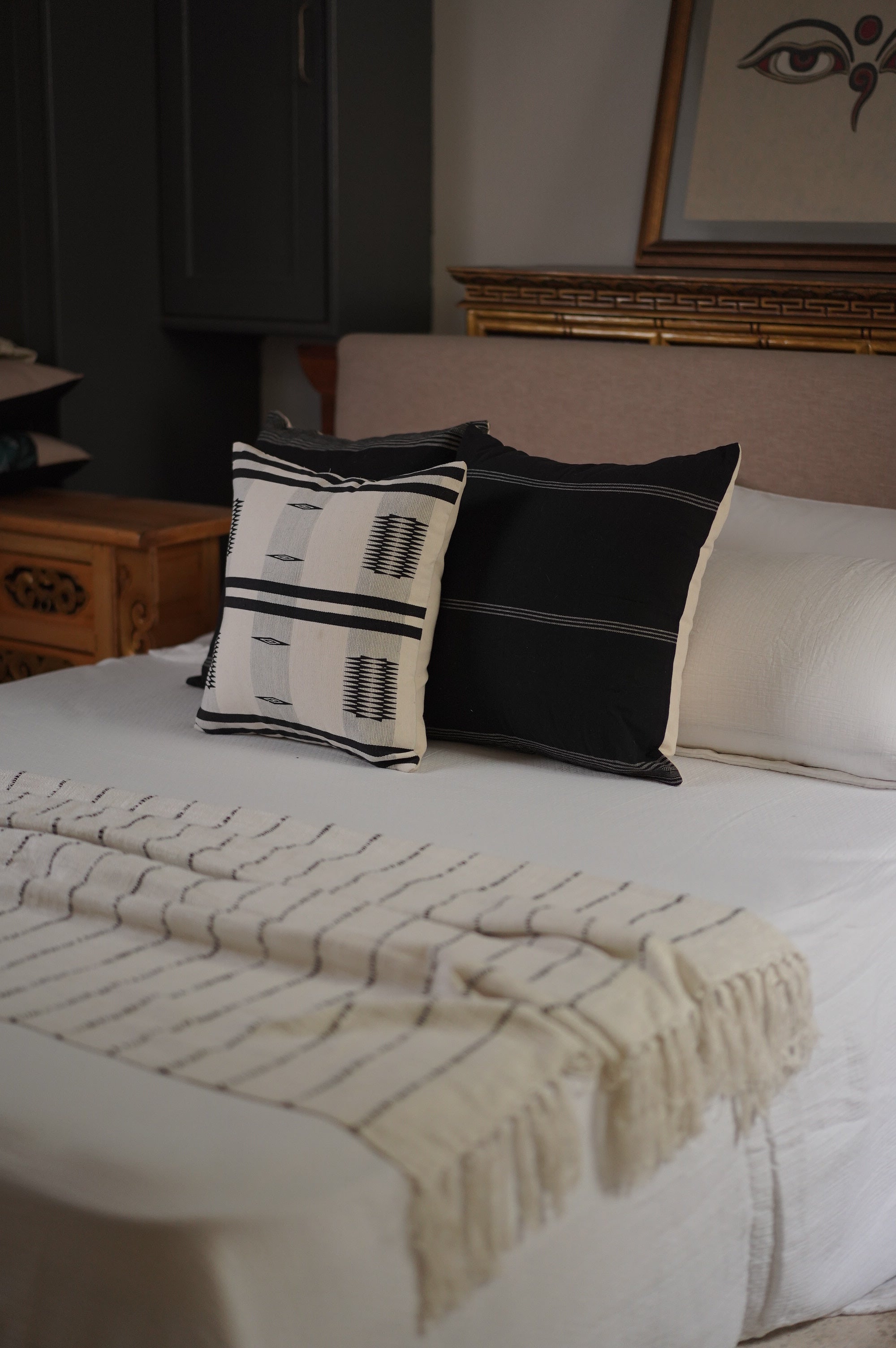 NICO HANDWOVEN CUSHION - MONOCHROME – Junekeri